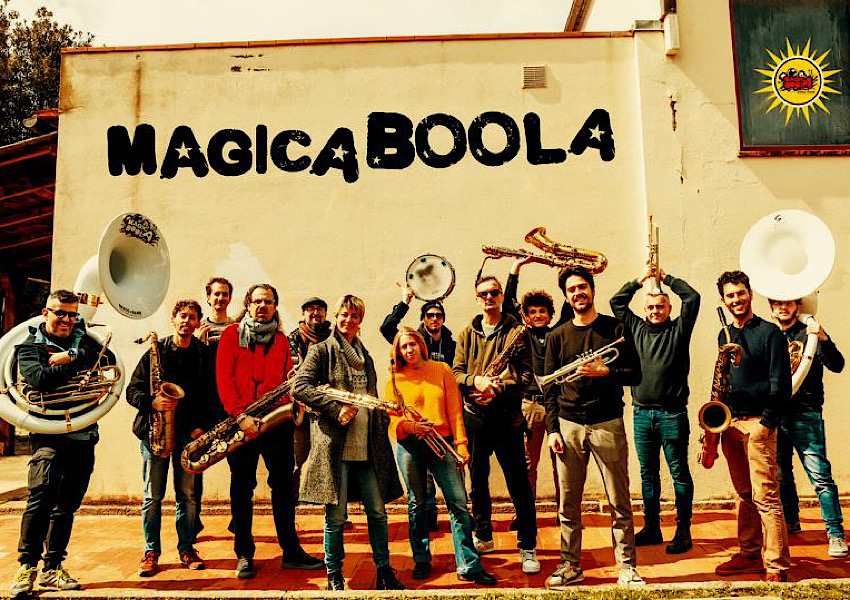 Magicaboola Brass Band presenta il suo nuovo CD • PennainMovimento
